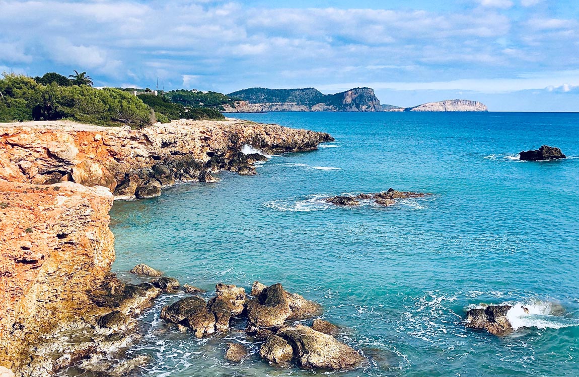 Luxury Yacht Charter, Yacht Sales and Brokerage | Moncada